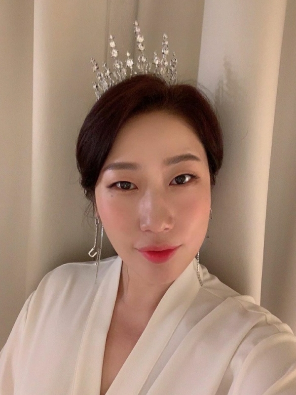 Comedian Kim Young-hee, wedding dress fitting certification shot "I ...